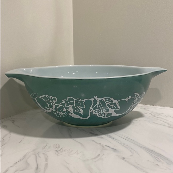 Pyrex | Kitchen | Rare Vintage 96s Pyrex Glass Salad Bowl Pattern 4qt ...